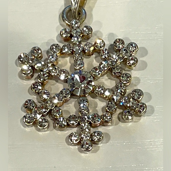 Jewelry | Sparkling Crystal Rhinestone Snowflake Pendant Silver Tone ...